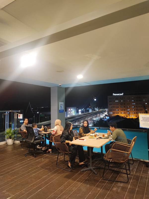 Asian Culinary Night Vasaka Hotel Dilengkapi Live Music