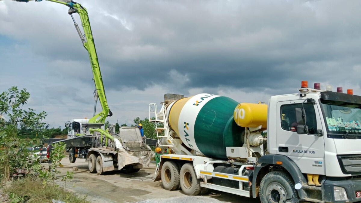 Kalla Beton Pasok Material untuk Proyek Jalan Strategis di Kawasan Inti IKN