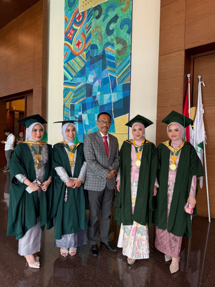 Prof Sukardi Weda Hadir pada Wisuda Kalla Institut